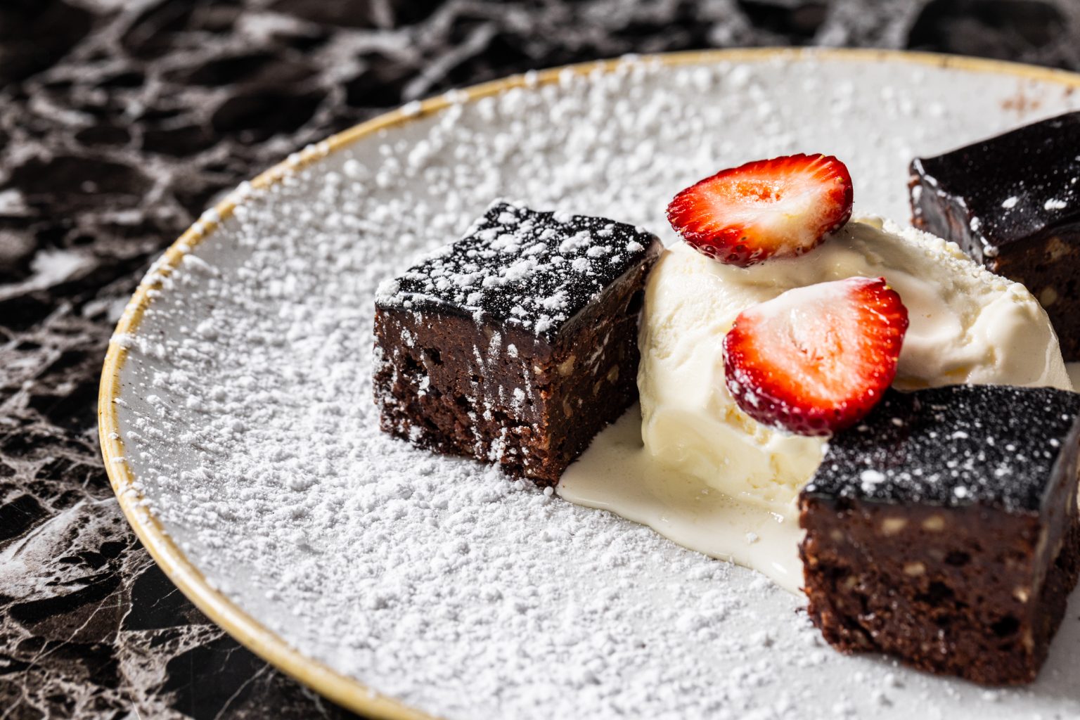 Sirocco Restaurant & Bar | Holiday Inn Sydney Potts Point