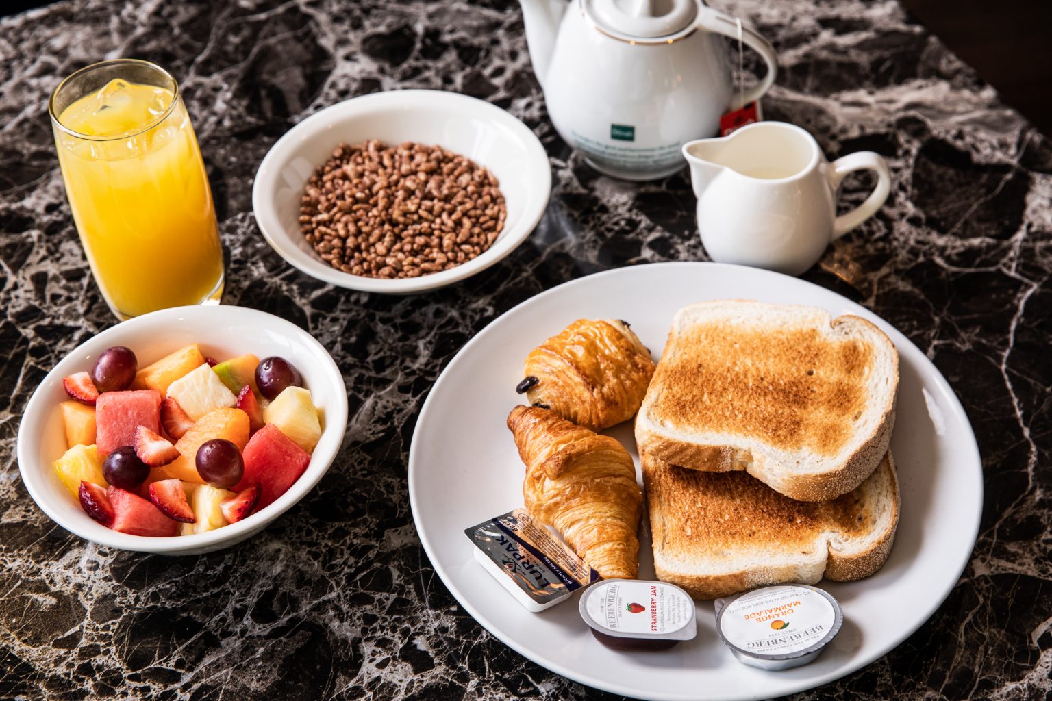 Sirocco Restaurant & Bar | Holiday Inn Sydney Potts Point